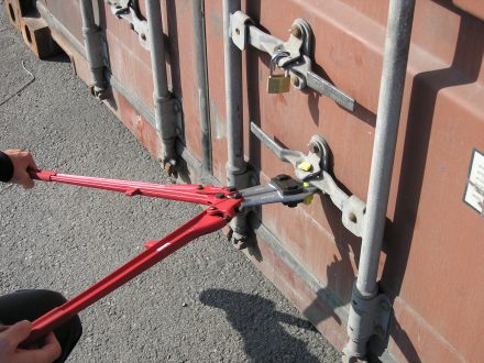 Comment fermer et/ou ouvrir un conteneur - Long Cours