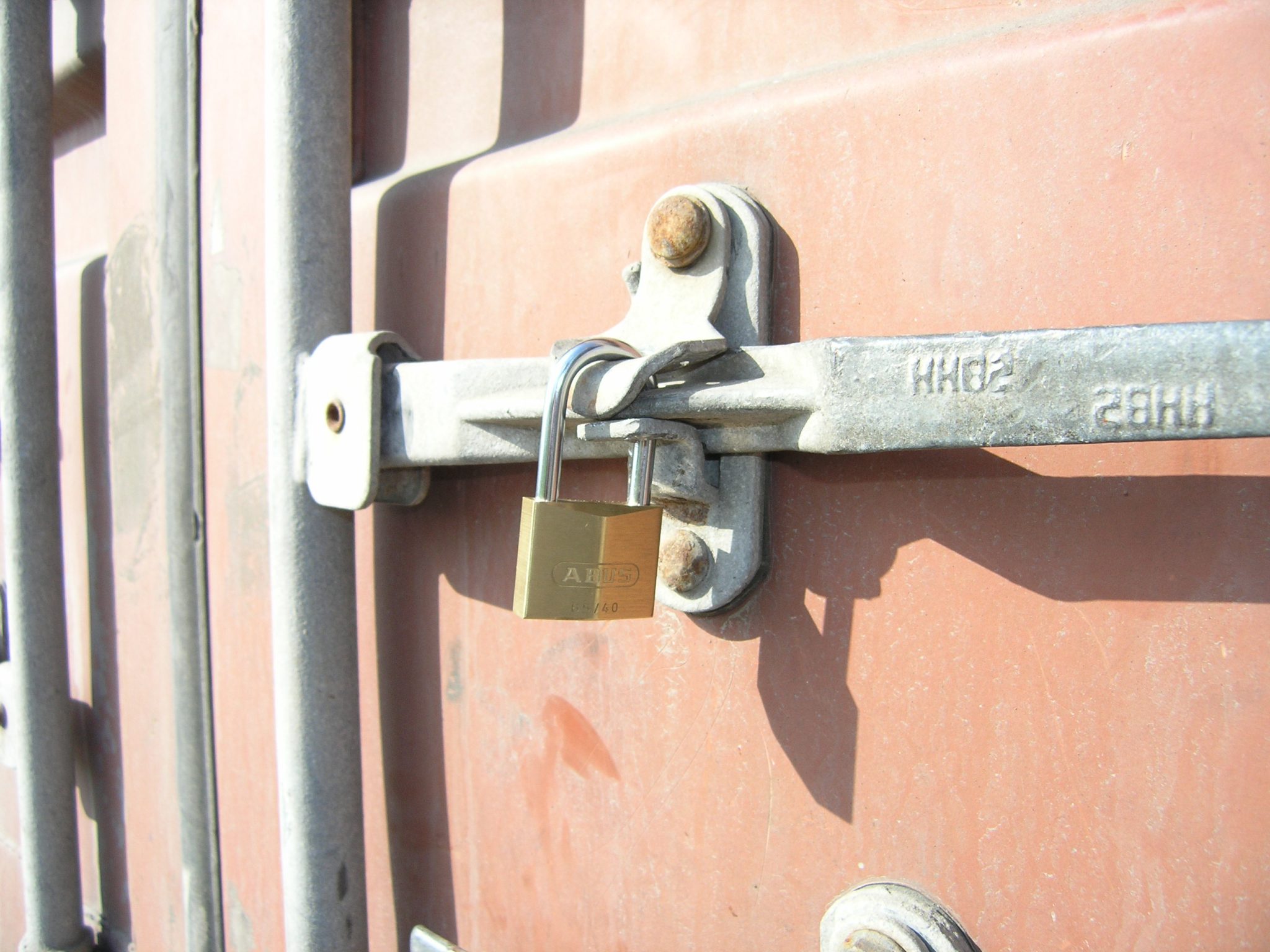 Comment fermer et/ou ouvrir un conteneur - Long Cours