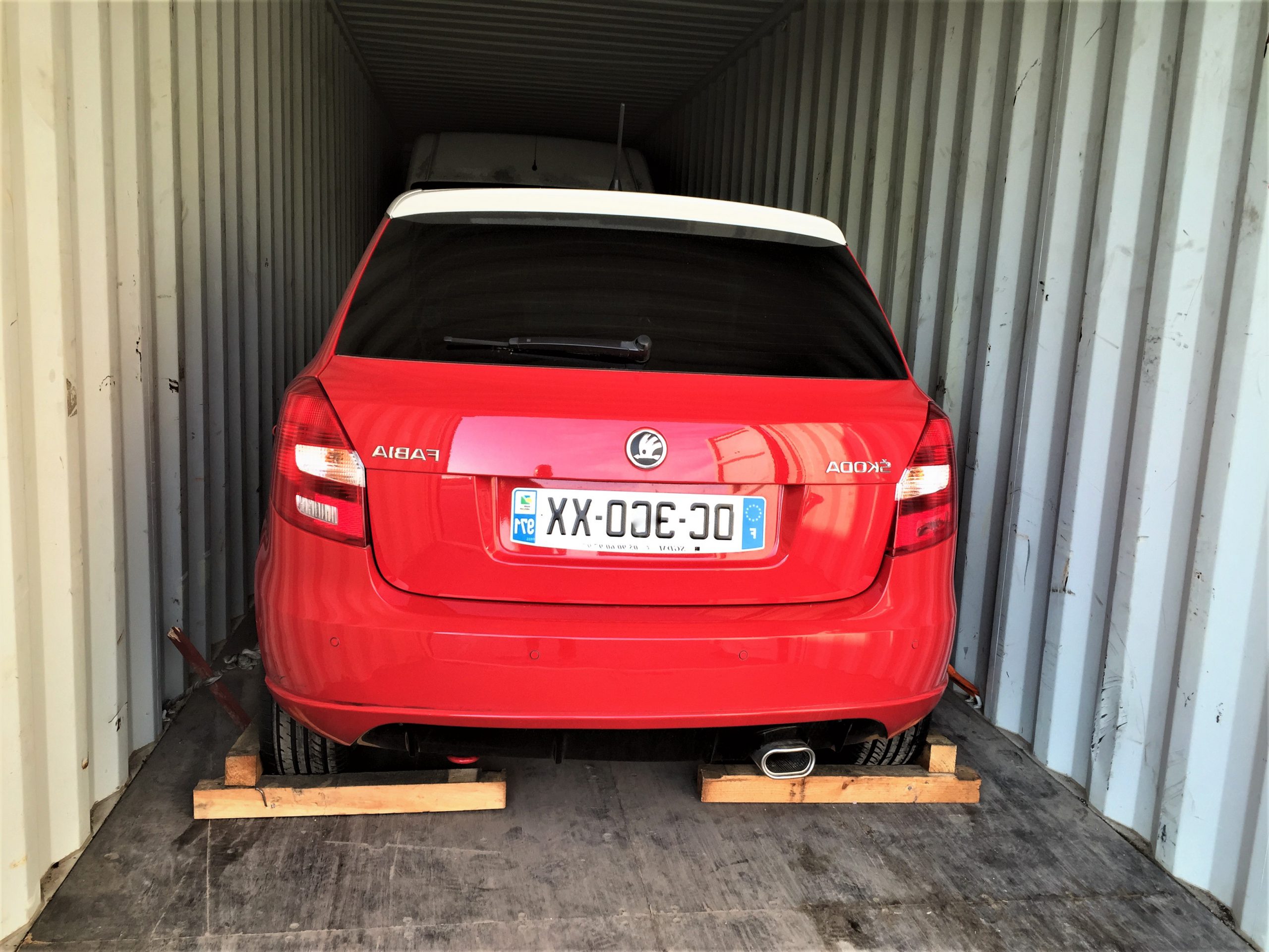 Nos conseils pour caler une voiture en conteneur - Long Cours